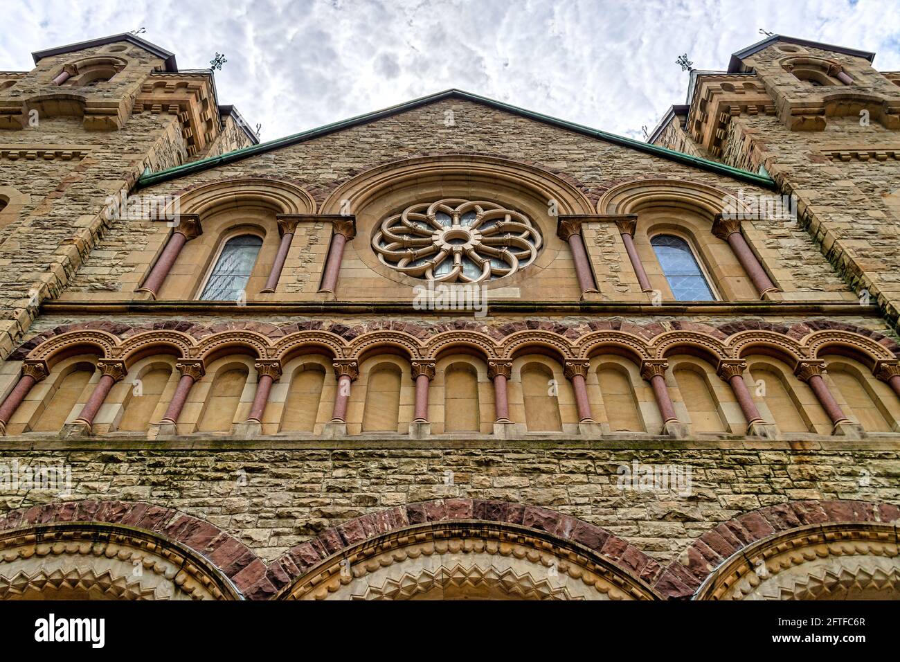 Architecture Saint Andrew's Presbyterian Church in Toronto, Canada ...