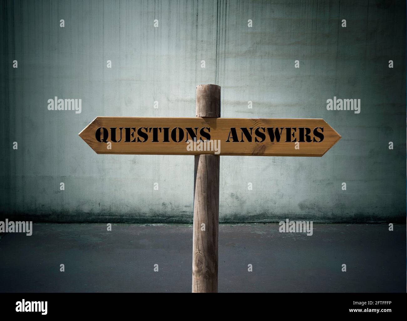 Questions and answers hi-res stock photography and images - Alamy