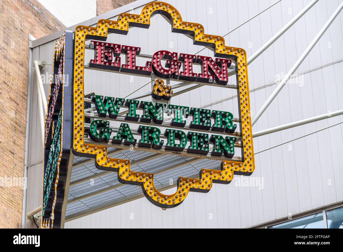 Elgin street sign in downtown hi-res stock photography and images - Alamy