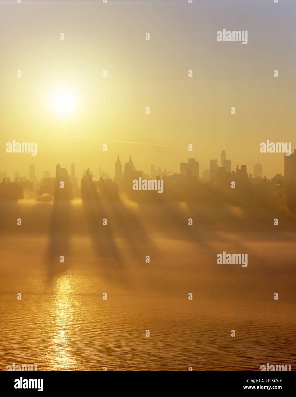 2006 HISTORICAL MIST MIDTOWN SKYLINE HUDSON RIVER MANHATTAN NEW YORK ...