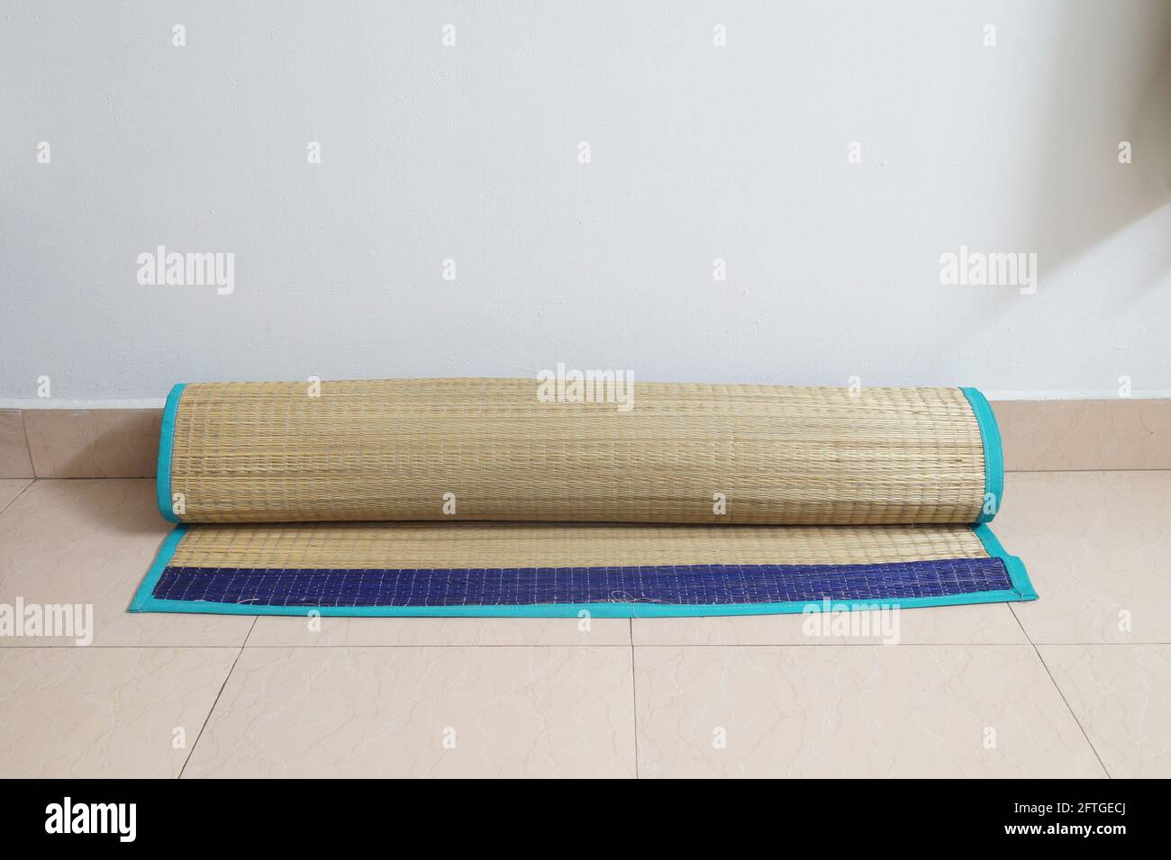 Straw mat on grass hi-res stock photography and images - Alamy