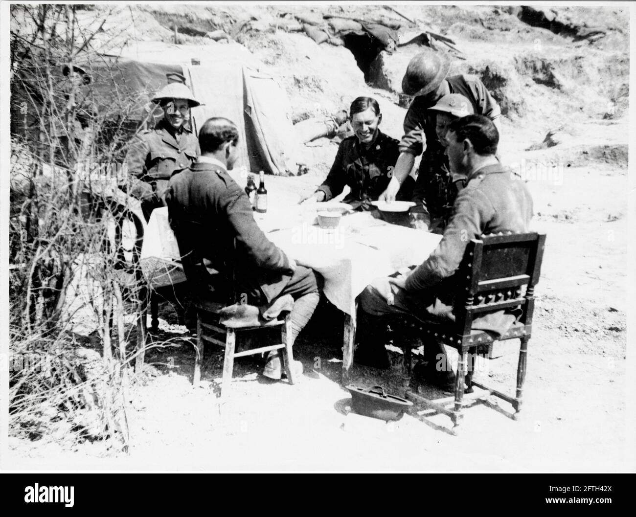 World War One, WWI, Western Front - Doctors of a nearby dressing ...