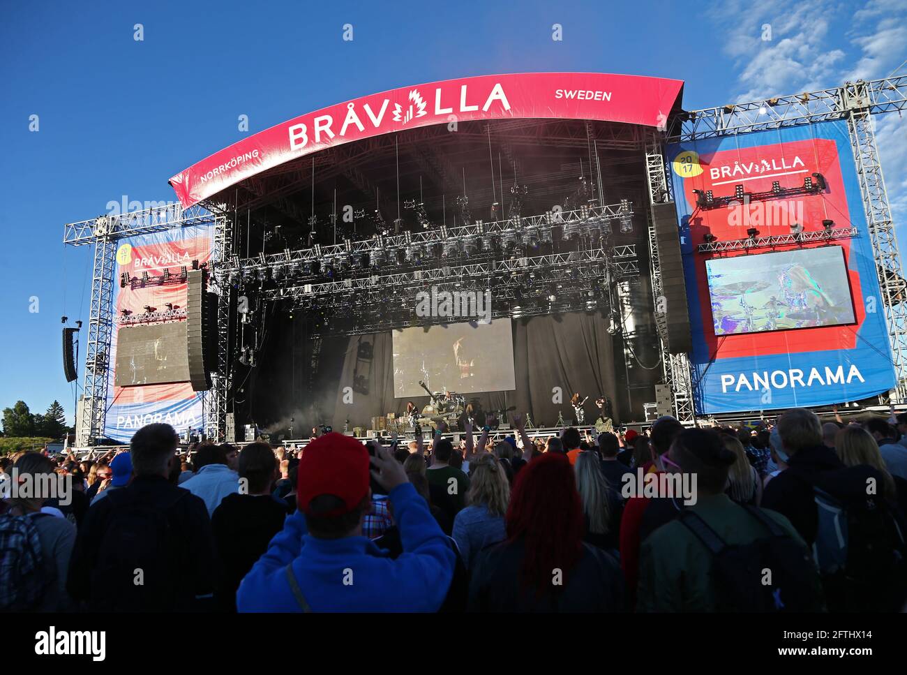 Panorama music festival crowd hi-res stock photography and images - Alamy