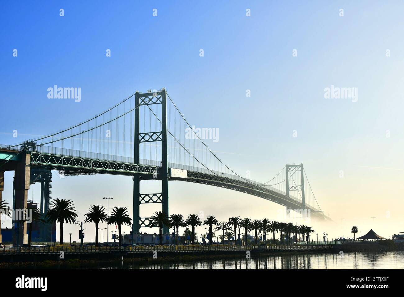 Vincent thomas bridge hi-res stock photography and images - Alamy