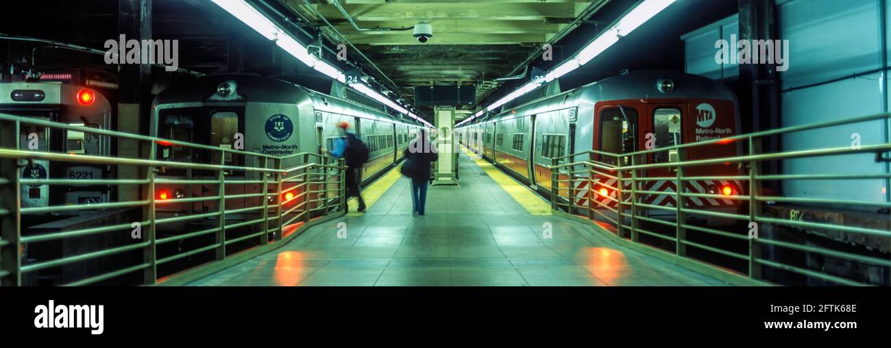 2000s trains hi-res stock photography and images - Alamy
