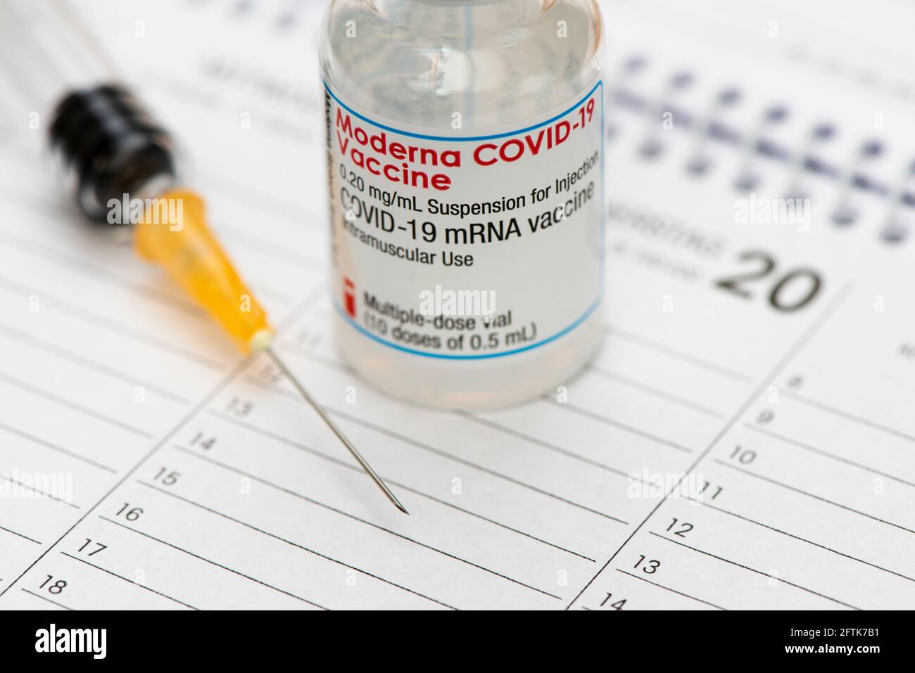 Pfizer astrazeneca vials hi-res stock photography and images - Alamy