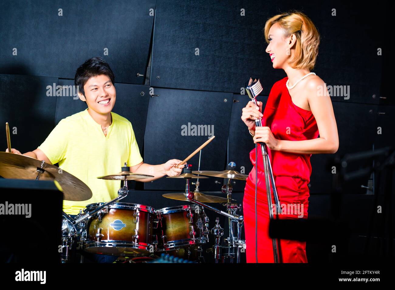 Drum set singer hi-res stock photography and images - Alamy