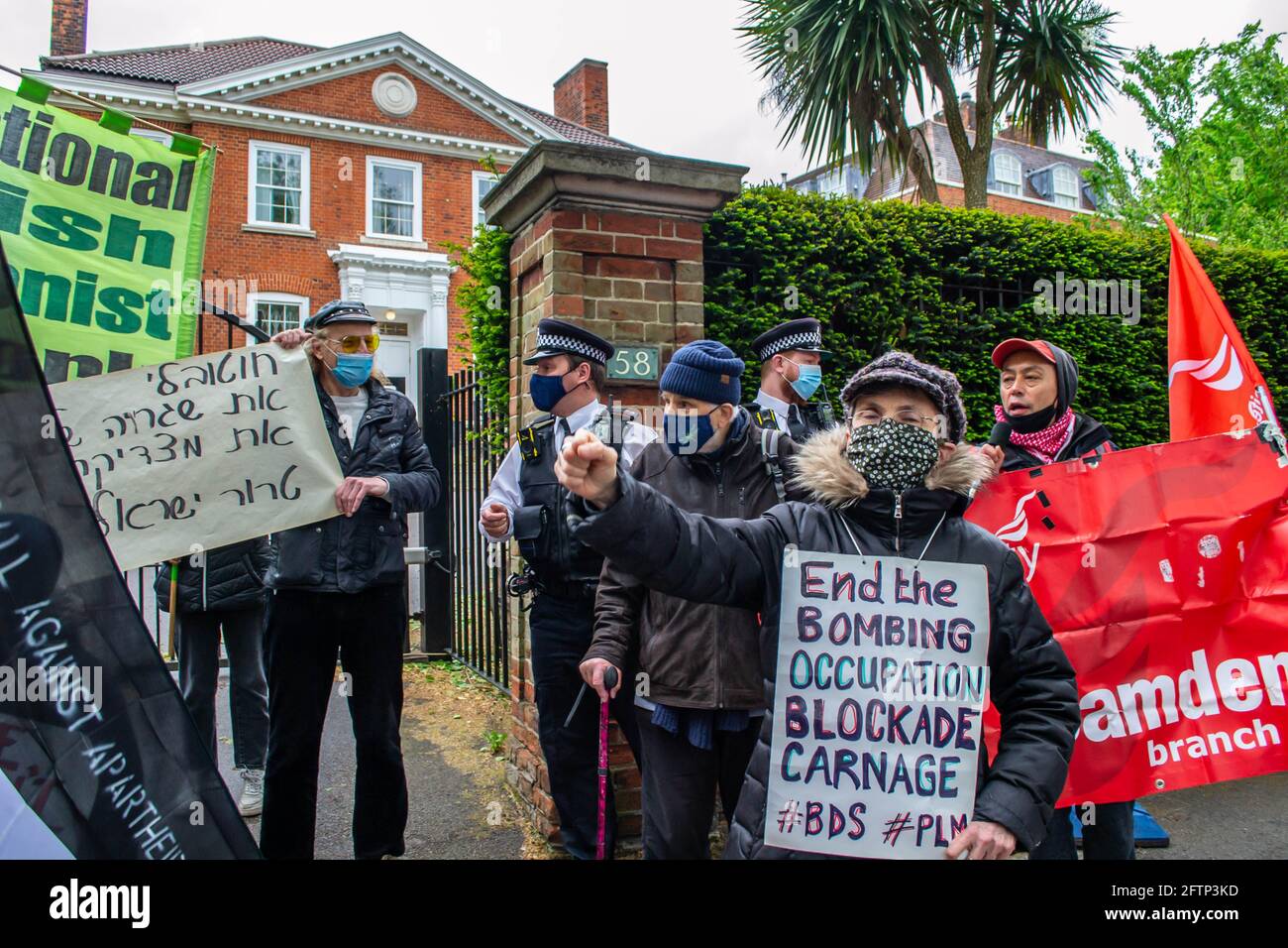 London, England. 21st May, 2021. Protesters outside the Israeli ...