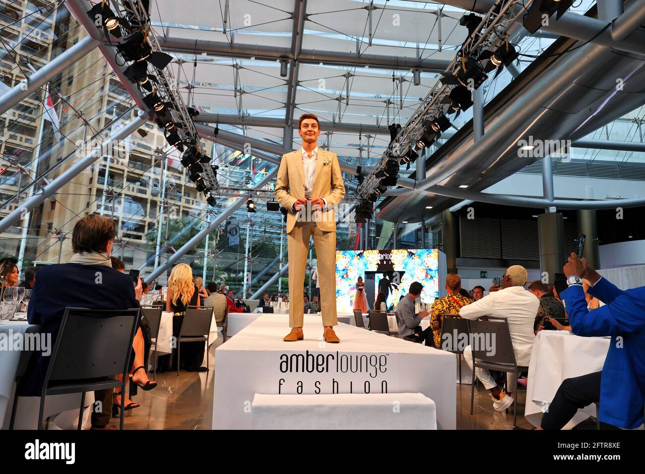 George russell amber lounge hi-res stock photography and images - Alamy