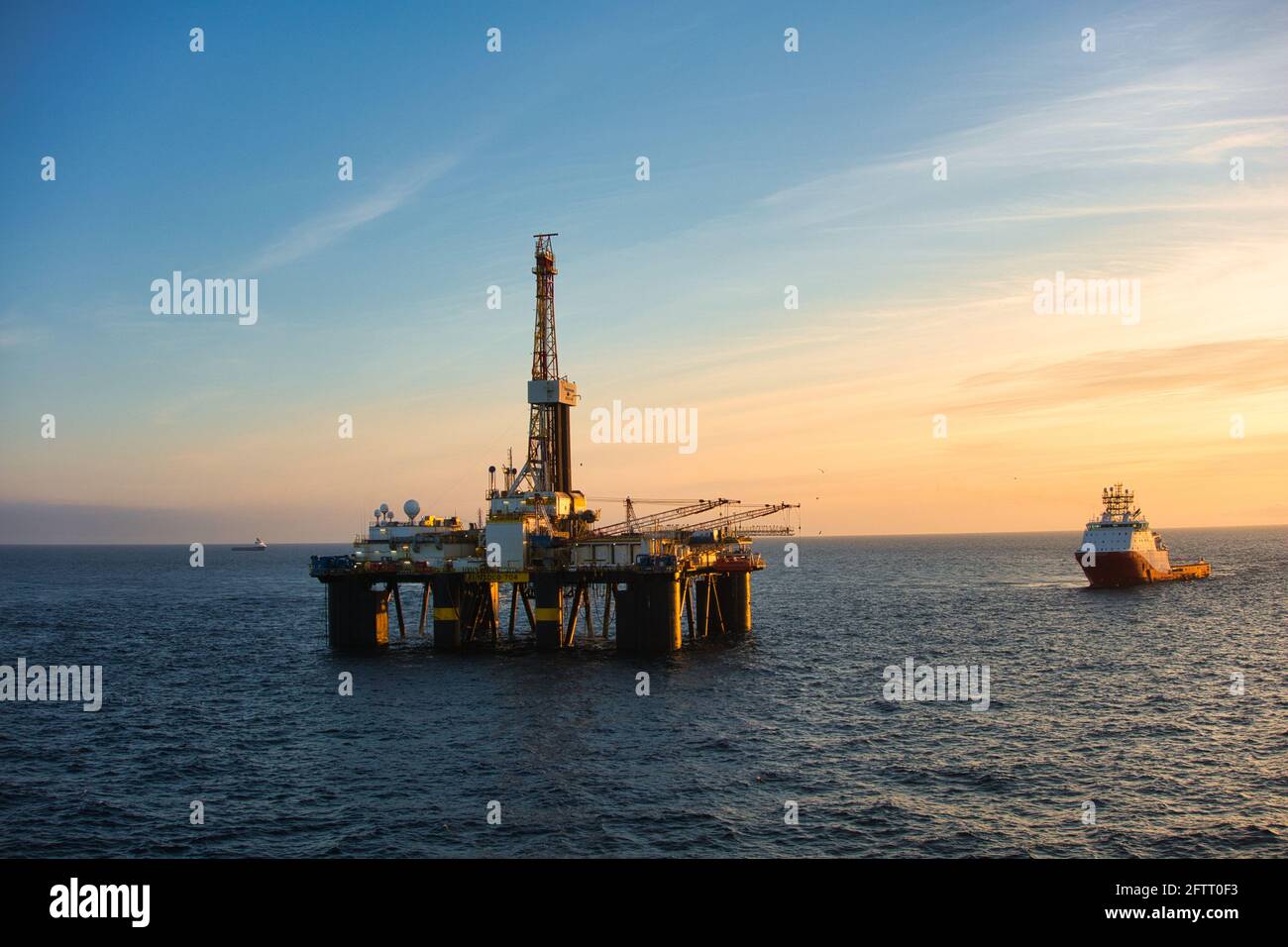 The Semi-Submersible drilling rig Transocean Sedco 704 in the central ...