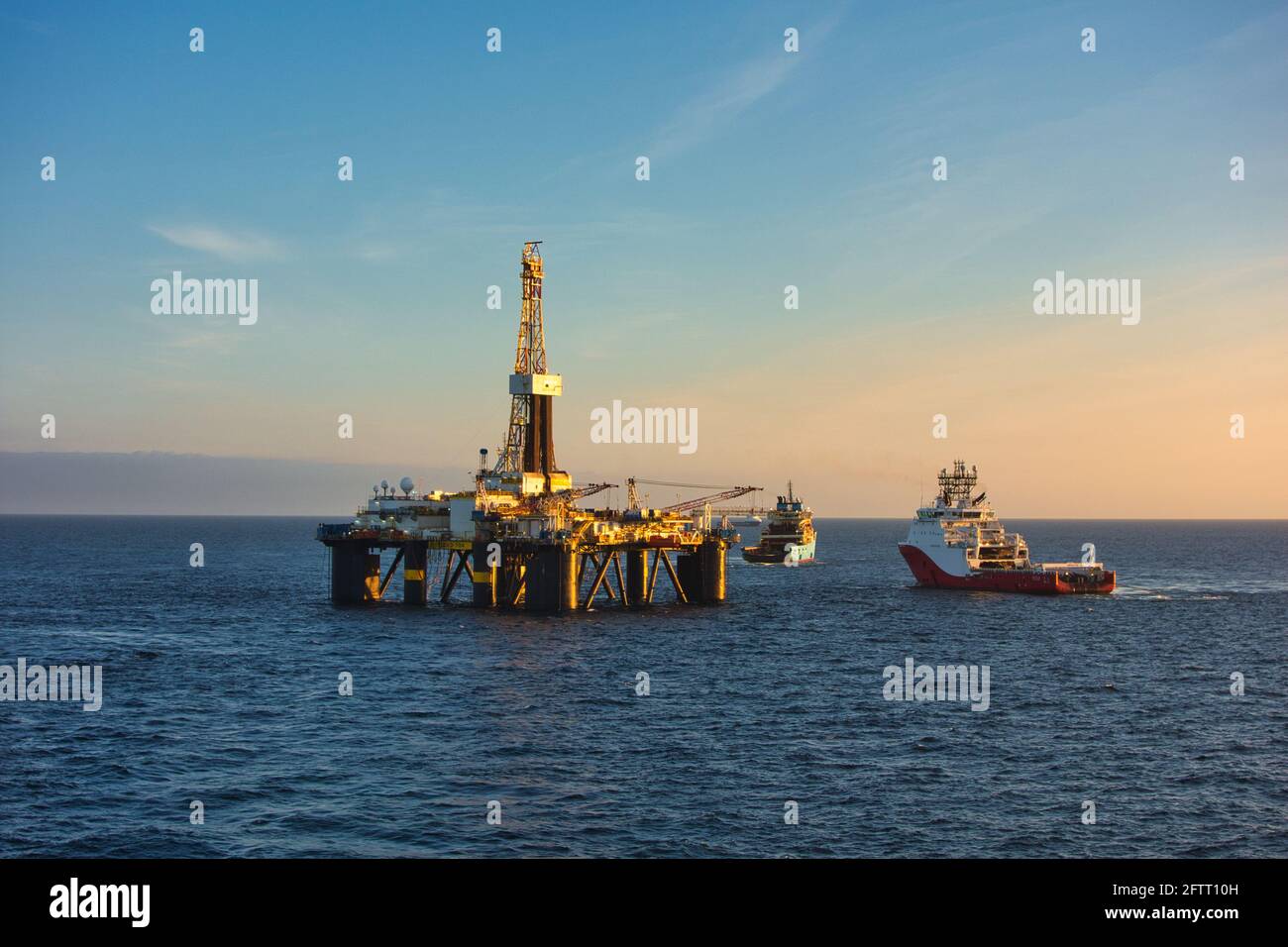 The Semi-Submersible drilling rig Transocean Sedco 704 in the central ...