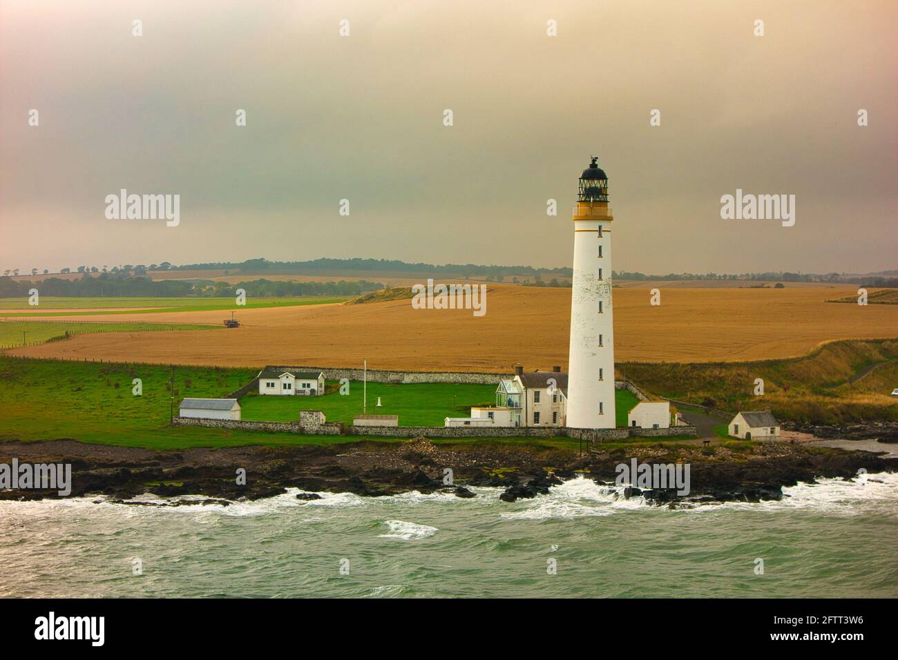 Scurdie ness lighthouse hi-res stock photography and images - Alamy