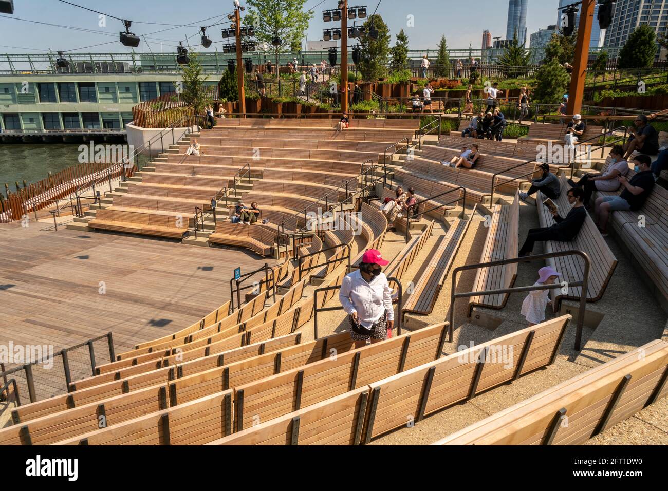 Diller von furstenberg family foundation hi-res stock photography and ...