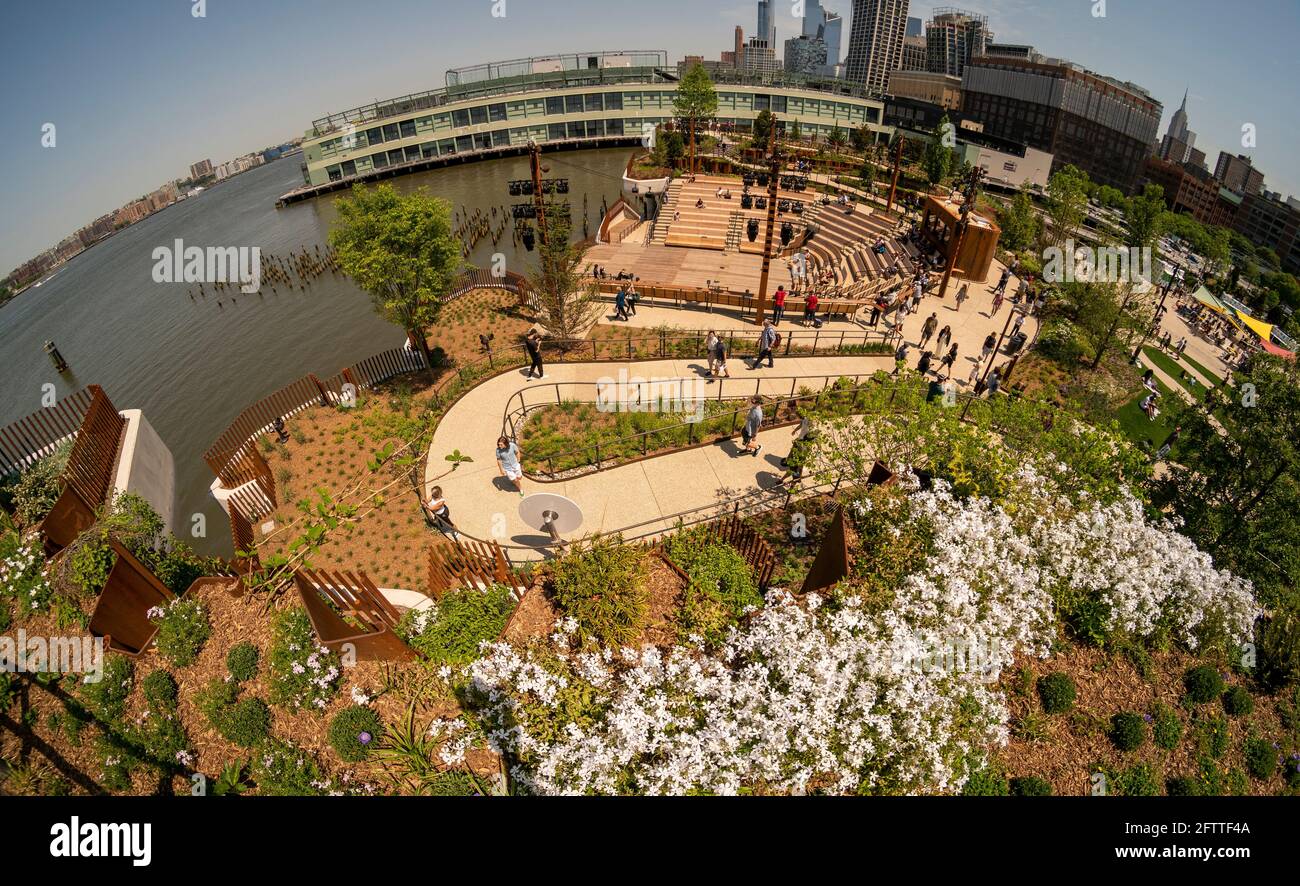 Diller von furstenberg family foundation hi-res stock photography and ...