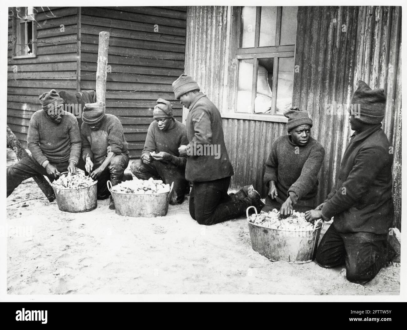World War One, WWI, Western Front - cooks preparing dinner, France ...