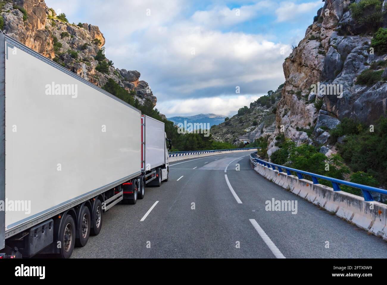 Mega truck or euro modular system (EMS) with refrigerated semi-trailers ...
