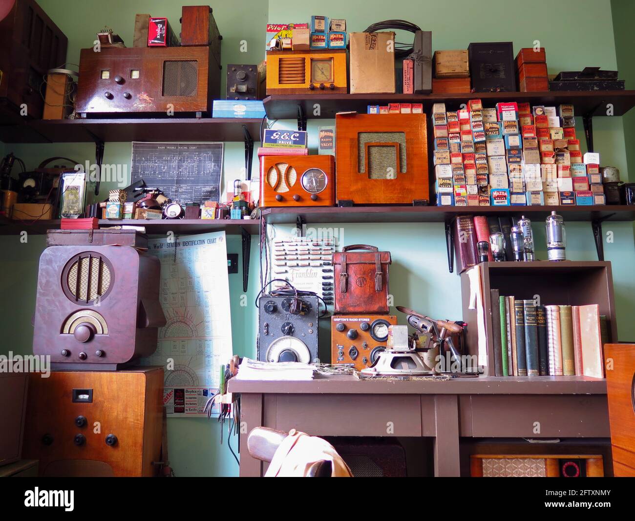 Black country museum dudley shop hi-res stock photography and images ...
