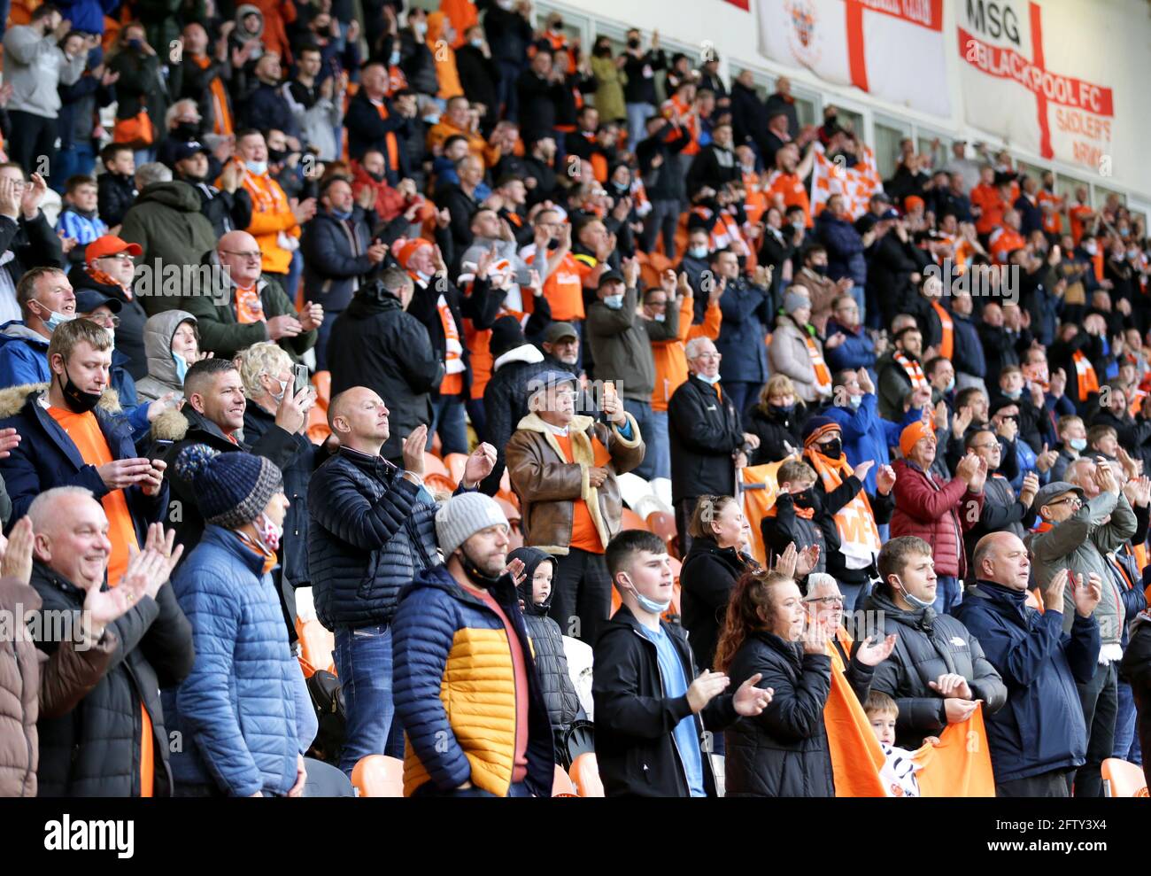 Blackpool fans show their support hi-res stock photography and images ...