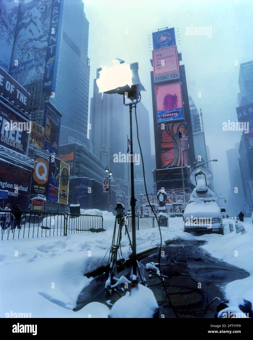 2006 HISTORICAL TELEVISION NEWS SET SNOW COVERED BLIZZARD TIMES SQUARE ...