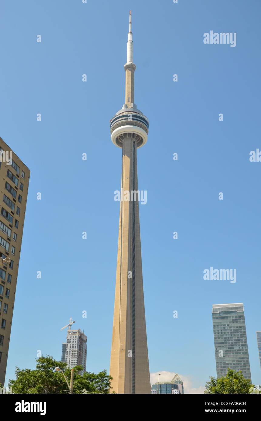 Famous toronto skyline cn tower hi-res stock photography and images - Alamy