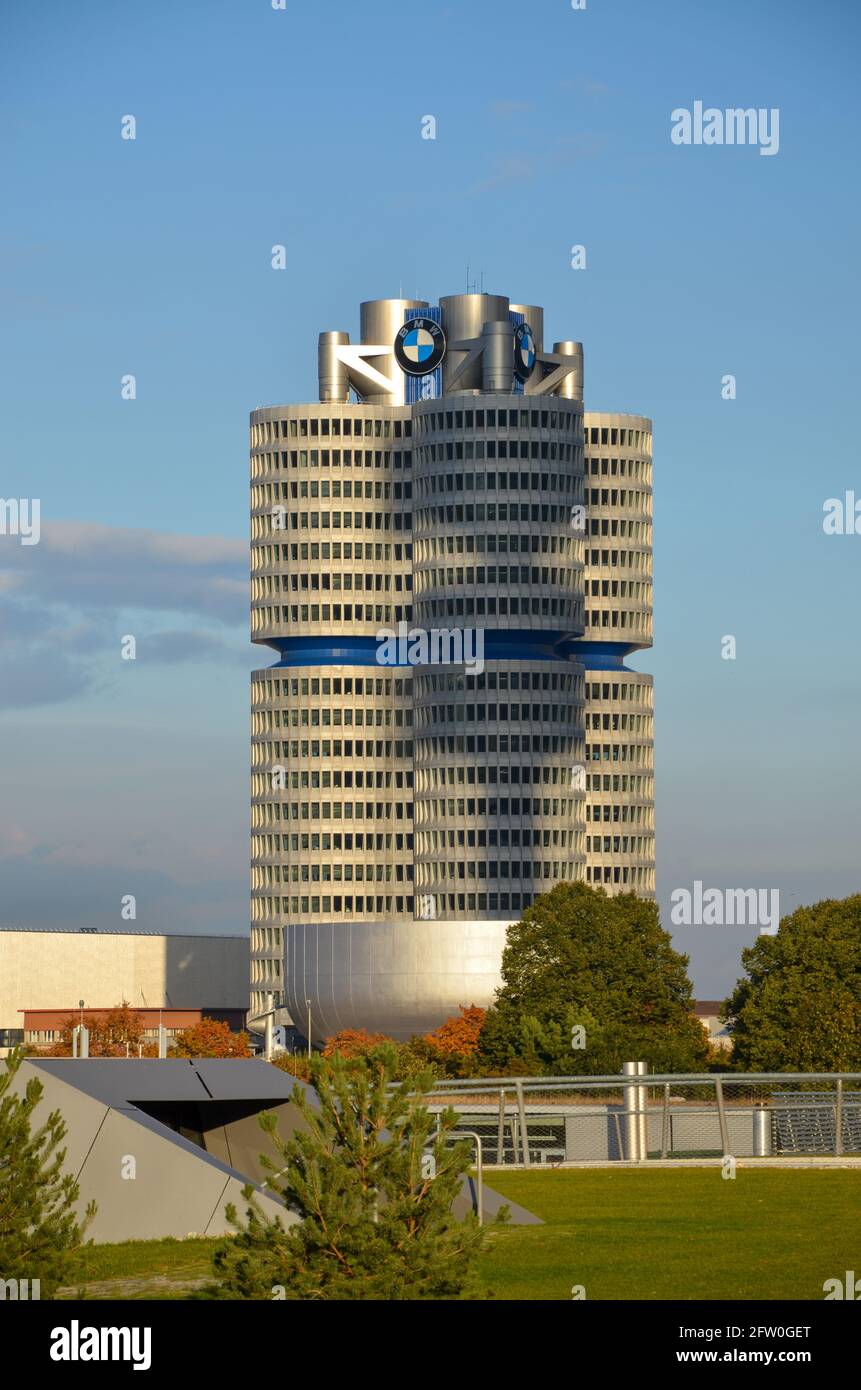 Bmw tower hi-res stock photography and images - Alamy