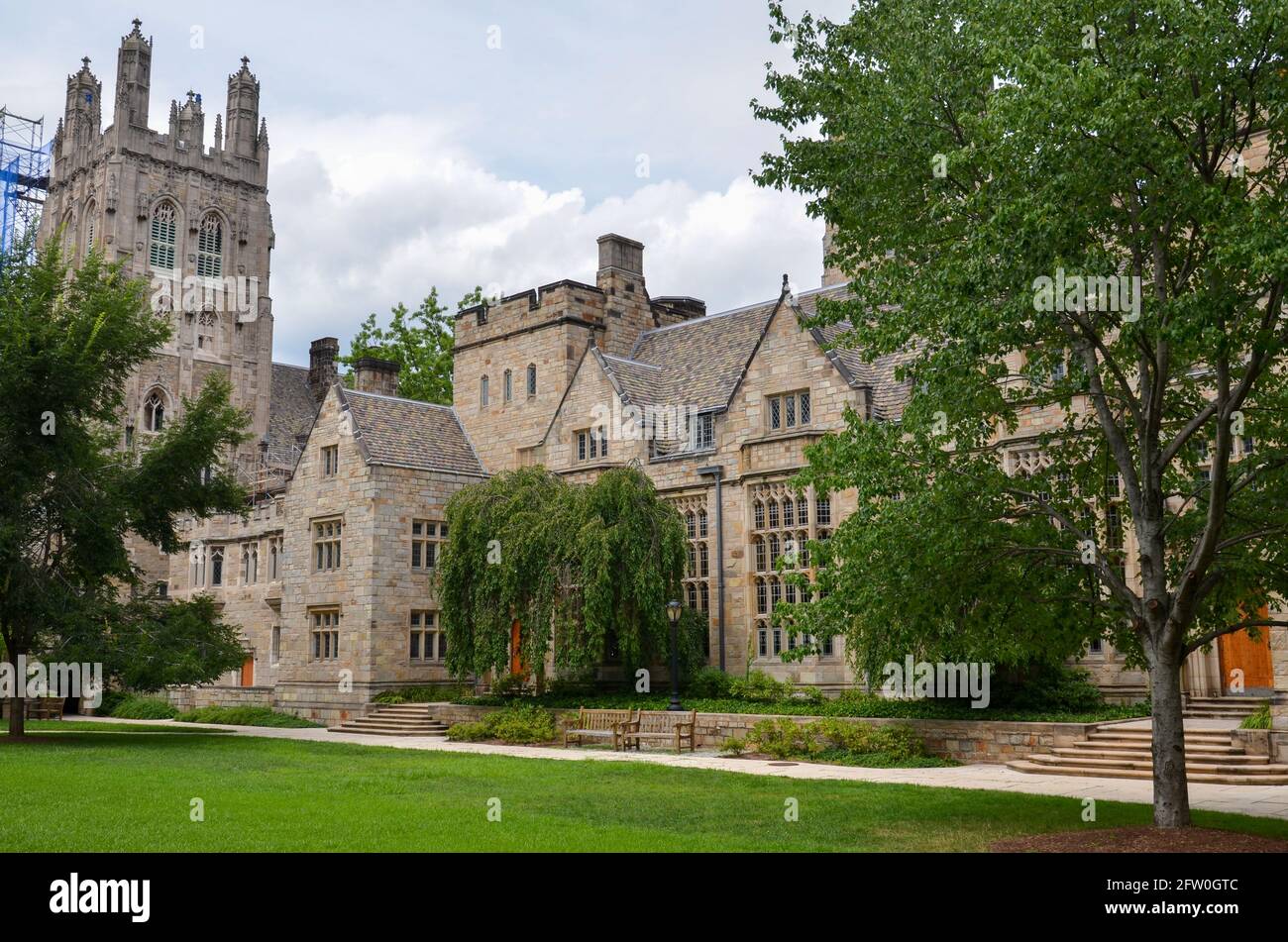 Yale campus hi-res stock photography and images - Alamy