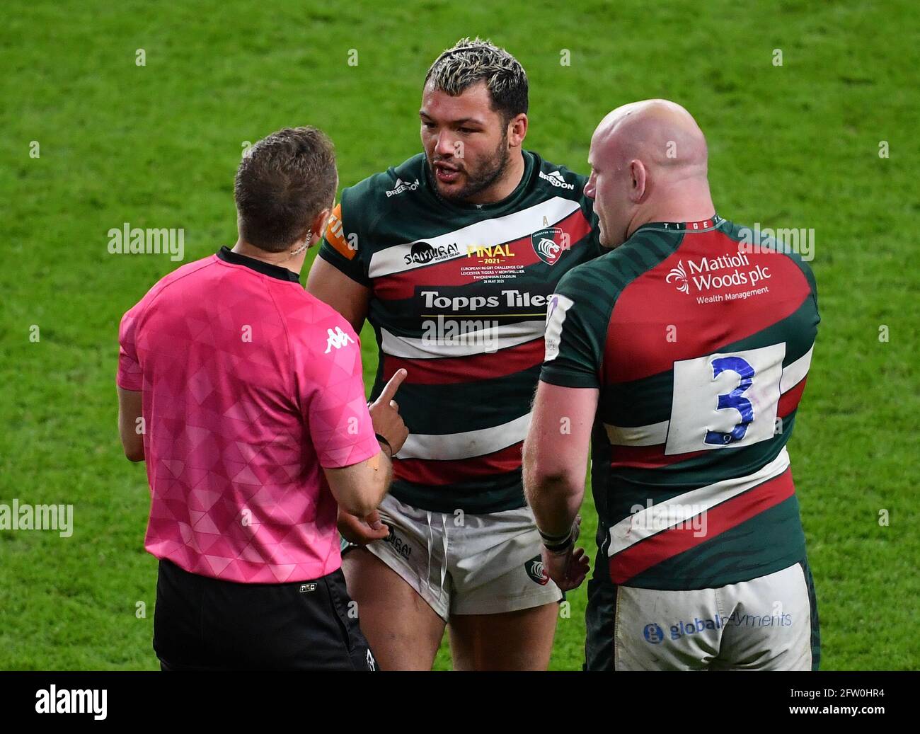 Ellis genge referee hi-res stock photography and images - Alamy