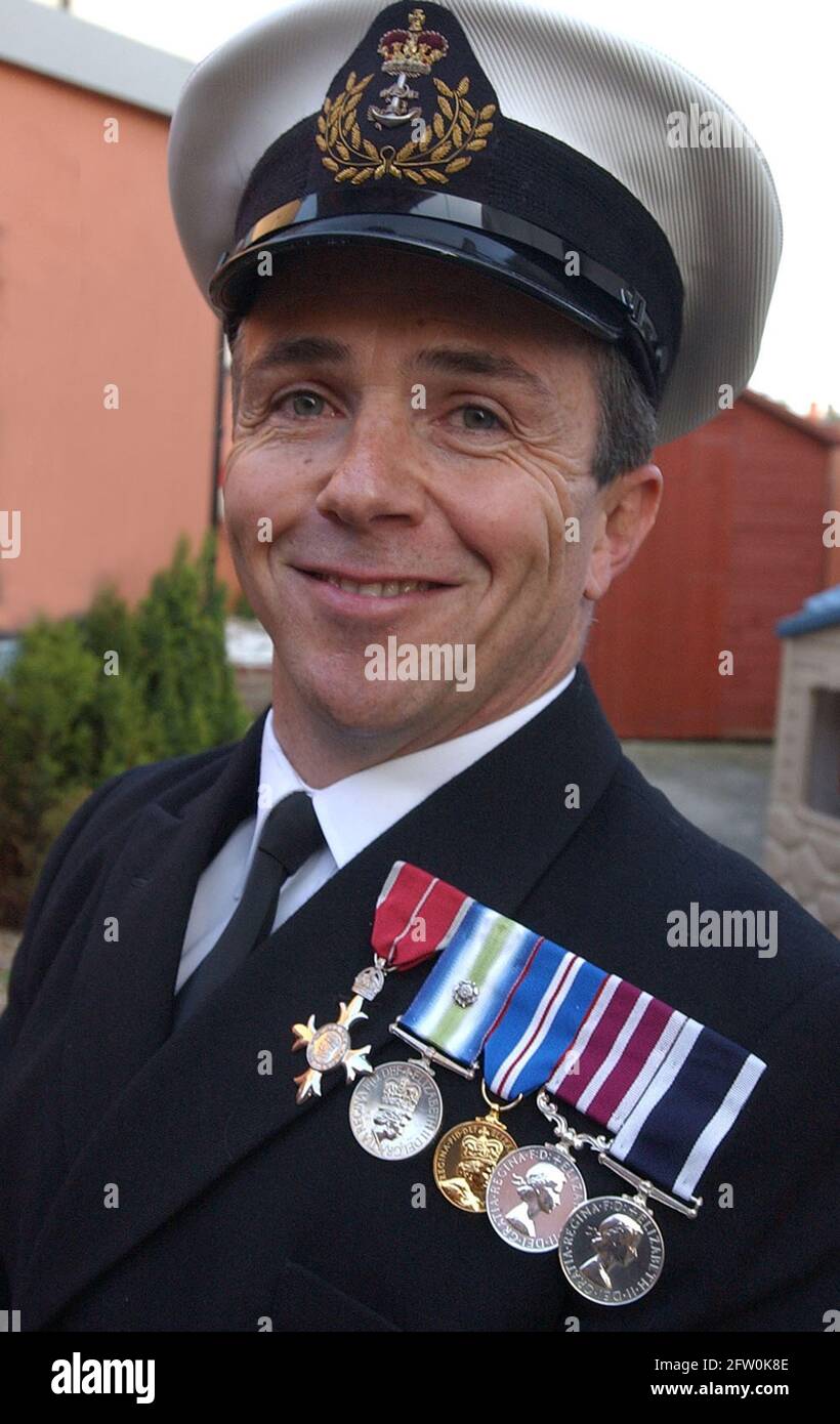 SURVIVOR OF THE SINKING OF HMS SHEFFIELD DURING THE FALKLANDS WAR ...