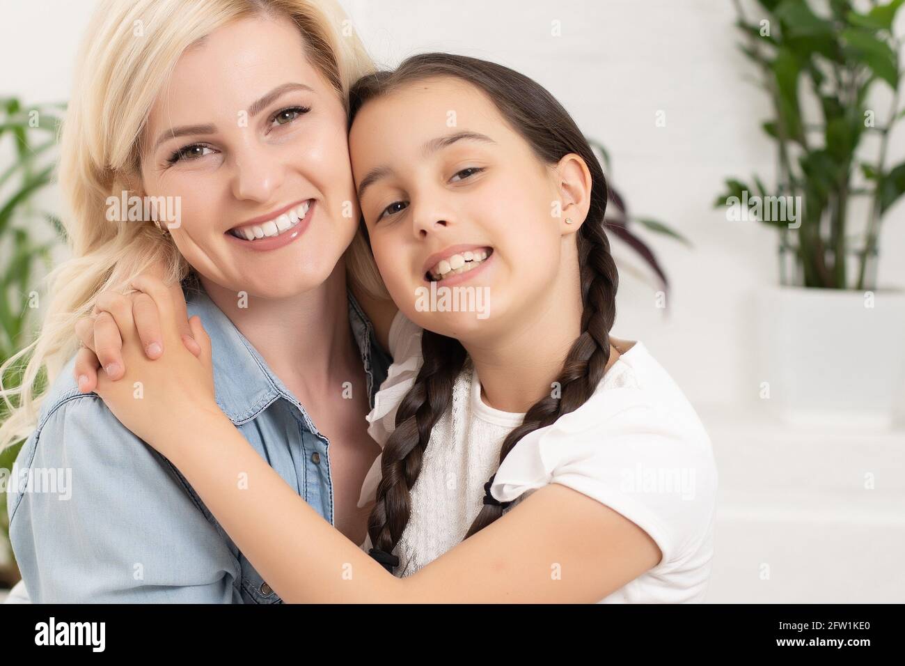 mother daughter study together at home Stock Photo - Alamy