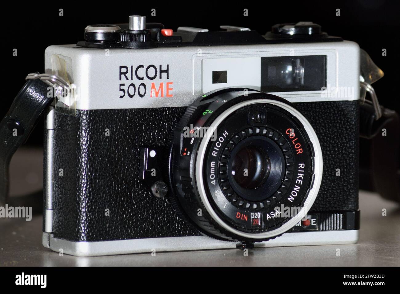 Ricoh 500ME compact camera Stock Photo - Alamy
