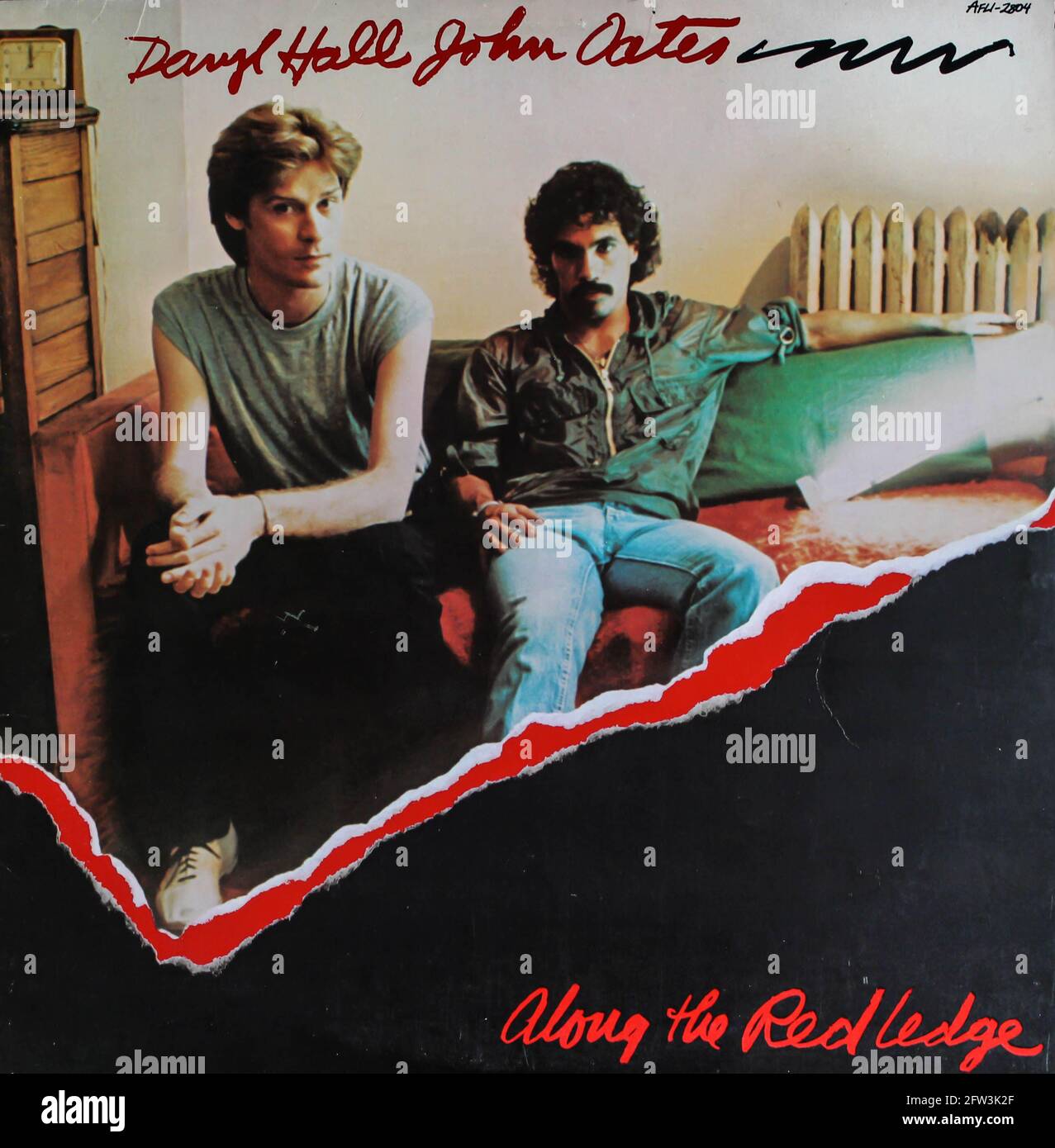 Red record player hi-res stock photography and images - Alamy