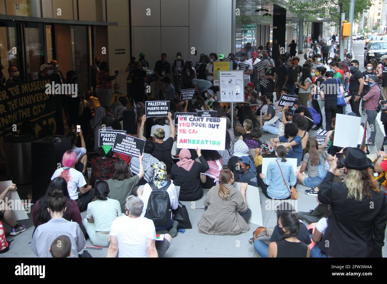 New York, USA. 21st May, 2021. (NEW) Free Palestine Protest in front of ...