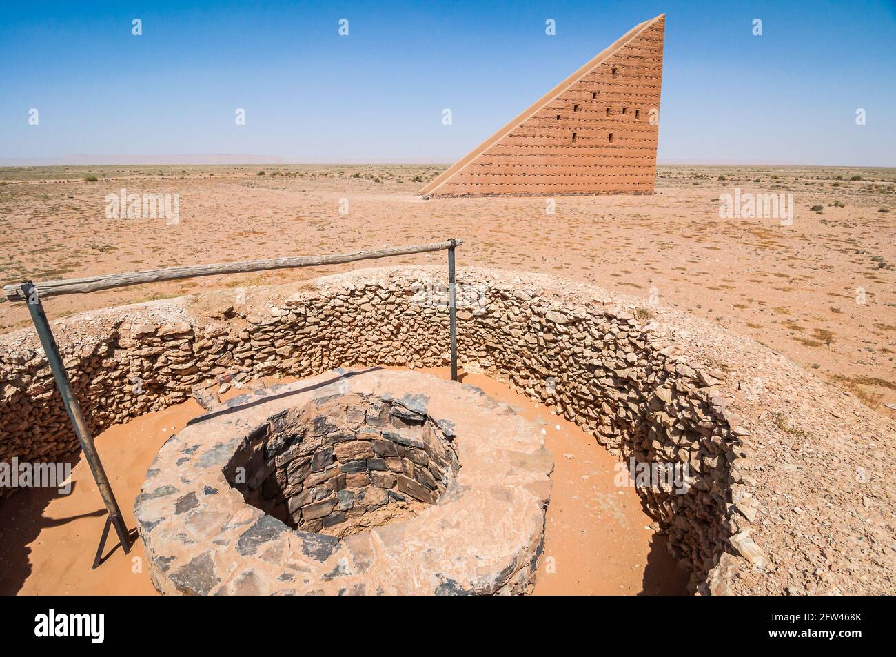 Erfoud, Morocco - April 15, 2015. Desert architecture by Hannesjorg ...