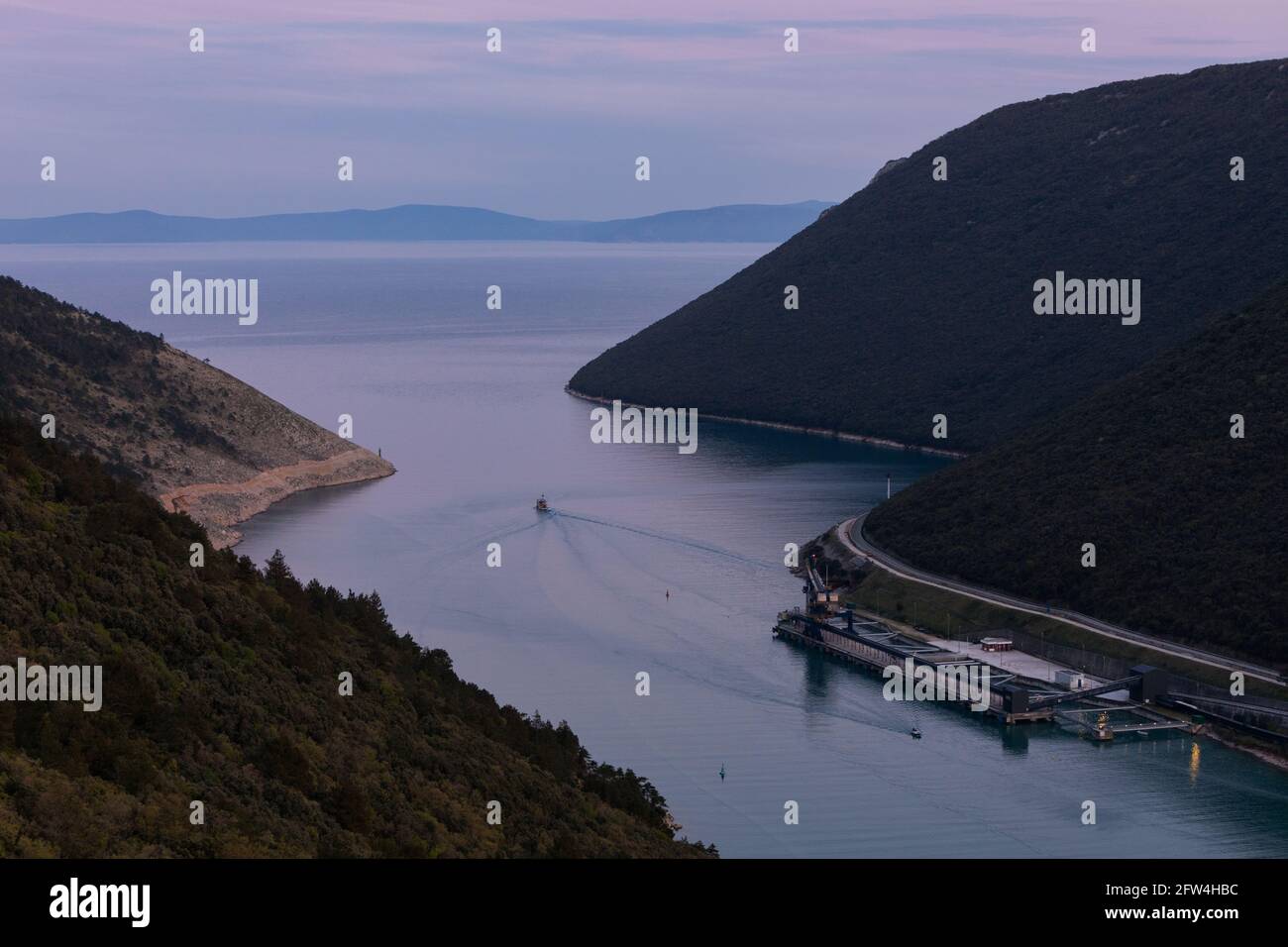 Coast bay sunset hi-res stock photography and images - Alamy