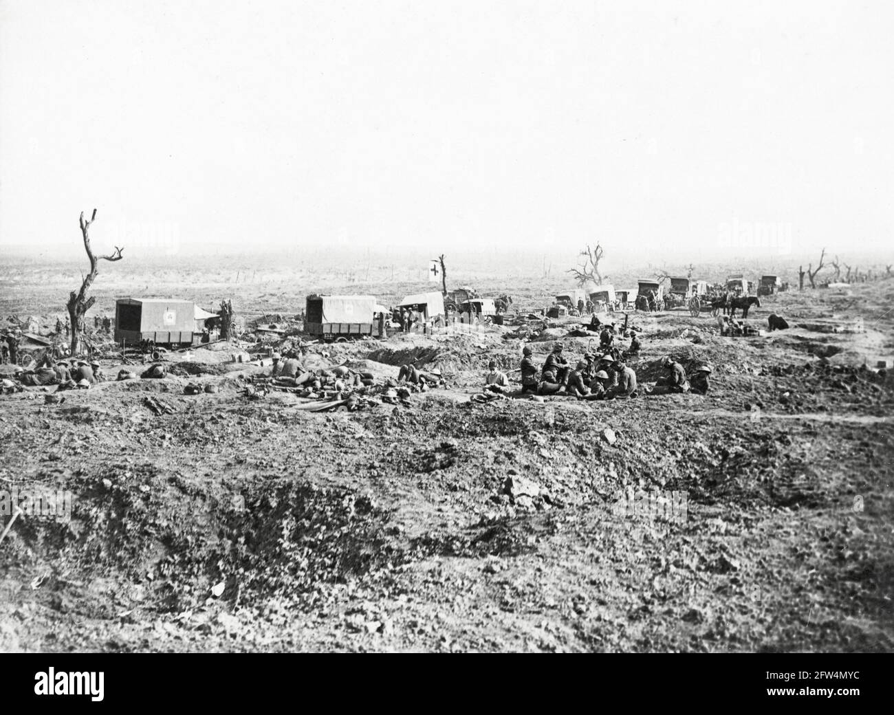 World War One, WWI, Western Front - Troops watching horses and carts ...
