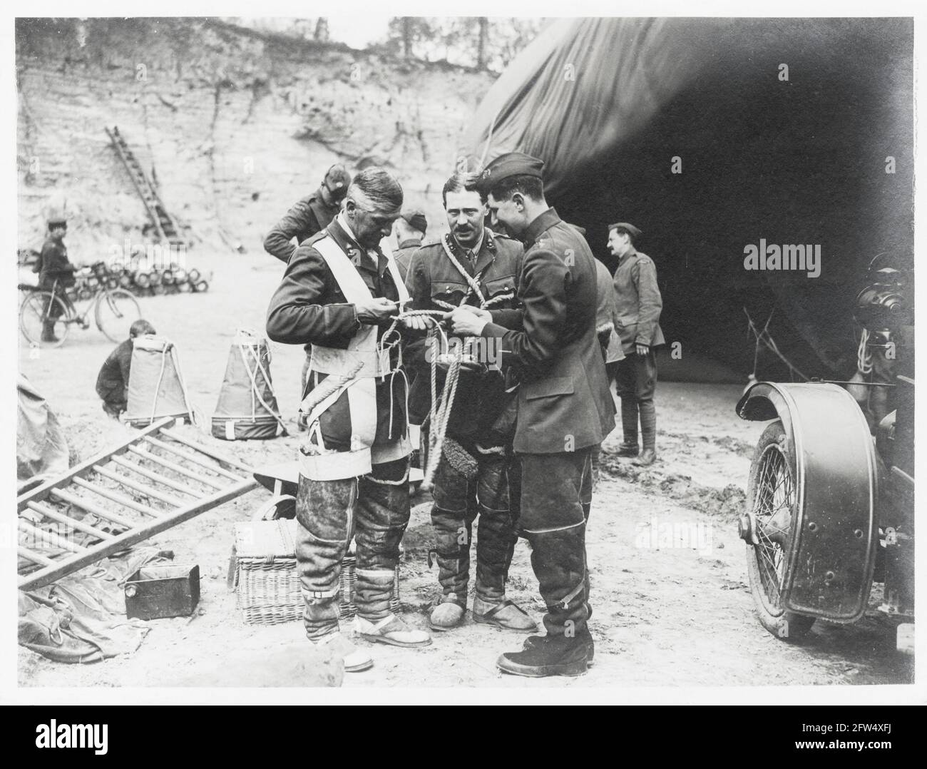 World War One, WWI, Western Front - Observation balloon - Observers fix ...
