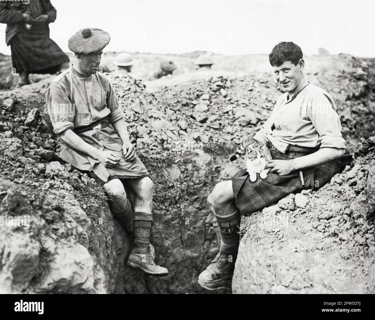 World War One, WWI, Western Front - Two Gordon Highlanders with their ...
