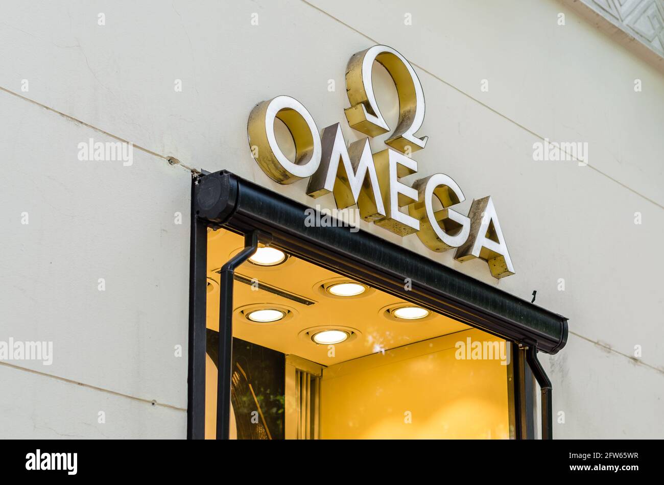 Omega watch company logo hi-res stock photography and images - Alamy