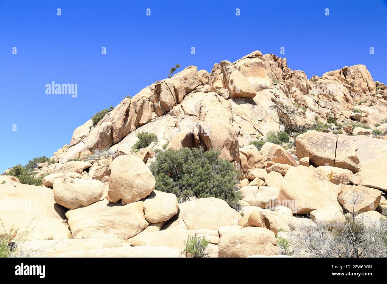 Mound of rocks hi-res stock photography and images - Alamy