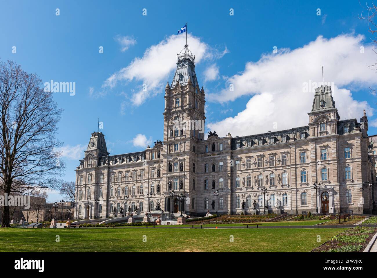 Quebec parliament building in Quebec city Stock Photo - Alamy