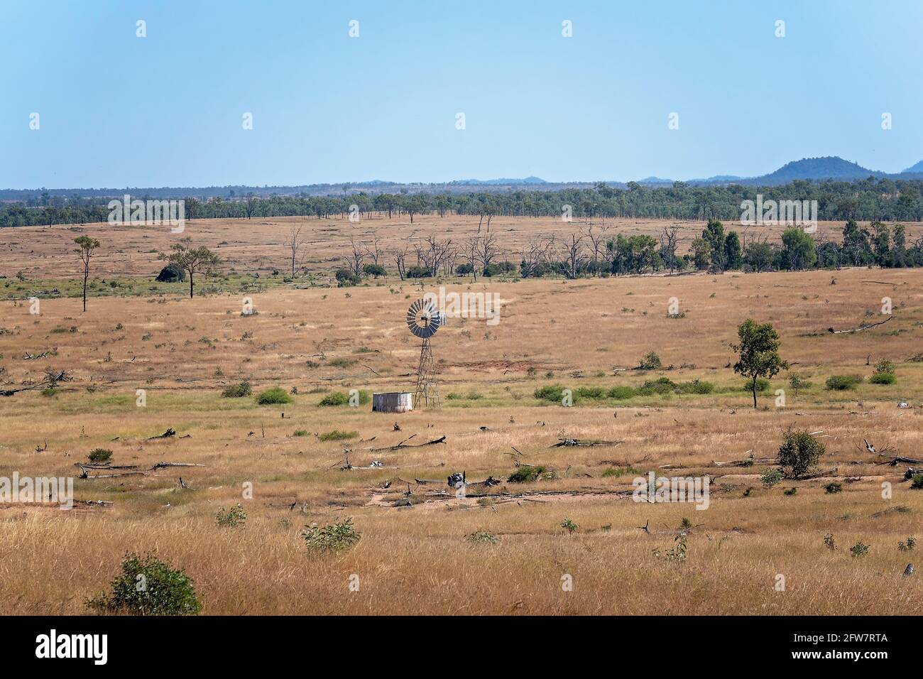 Water tank in outback australia hi-res stock photography and images - Alamy