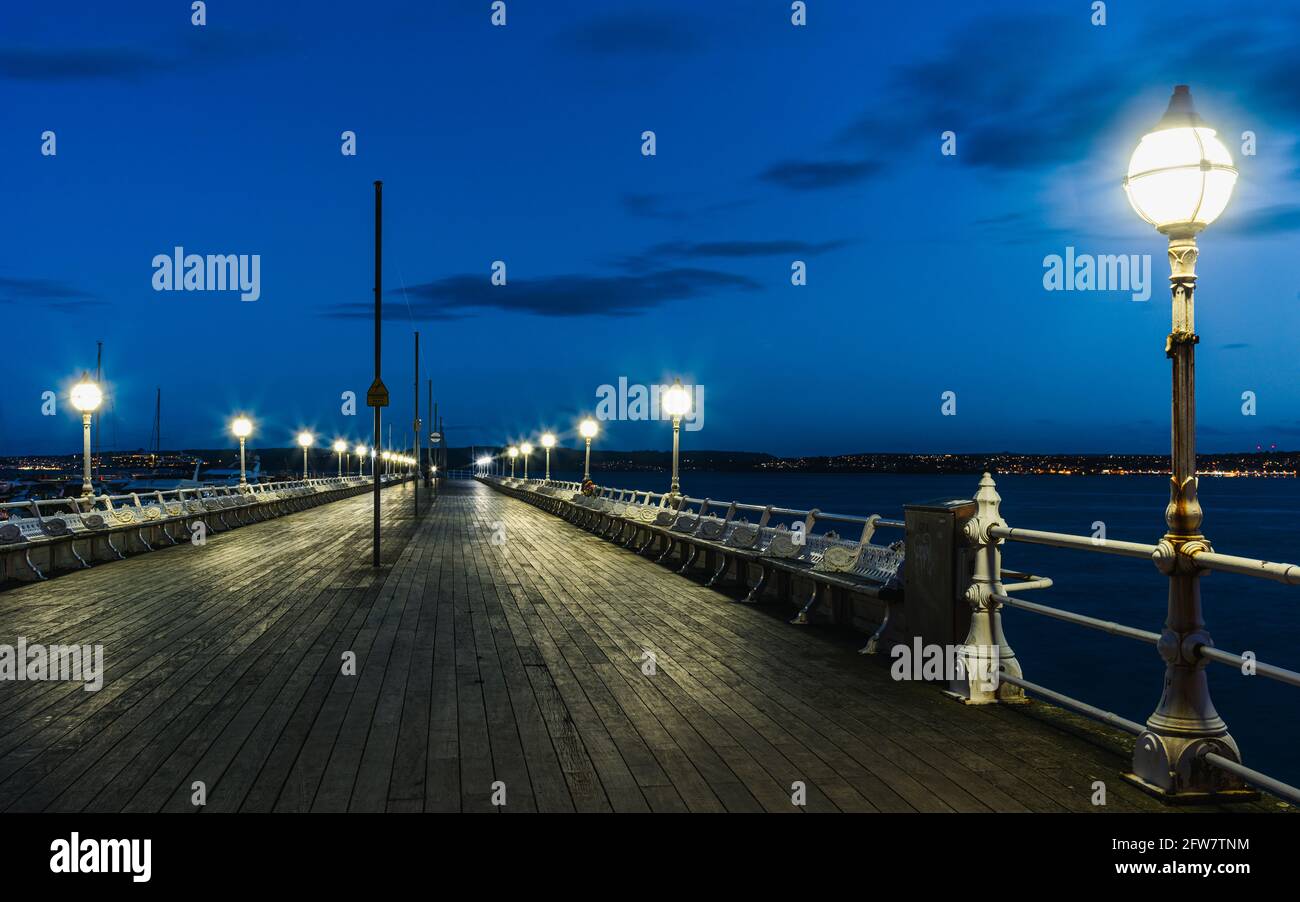Devon pier hi-res stock photography and images - Alamy