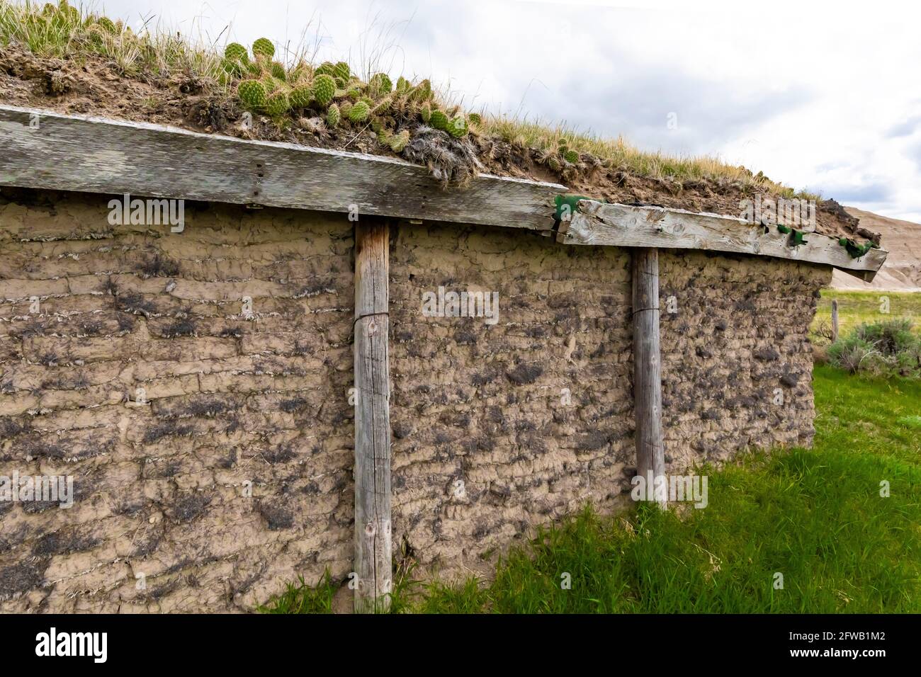 Sod house hi-res stock photography and images - Alamy