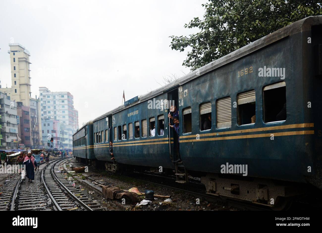 Poor Bangladeshis living by the railway track in the Karwan ...