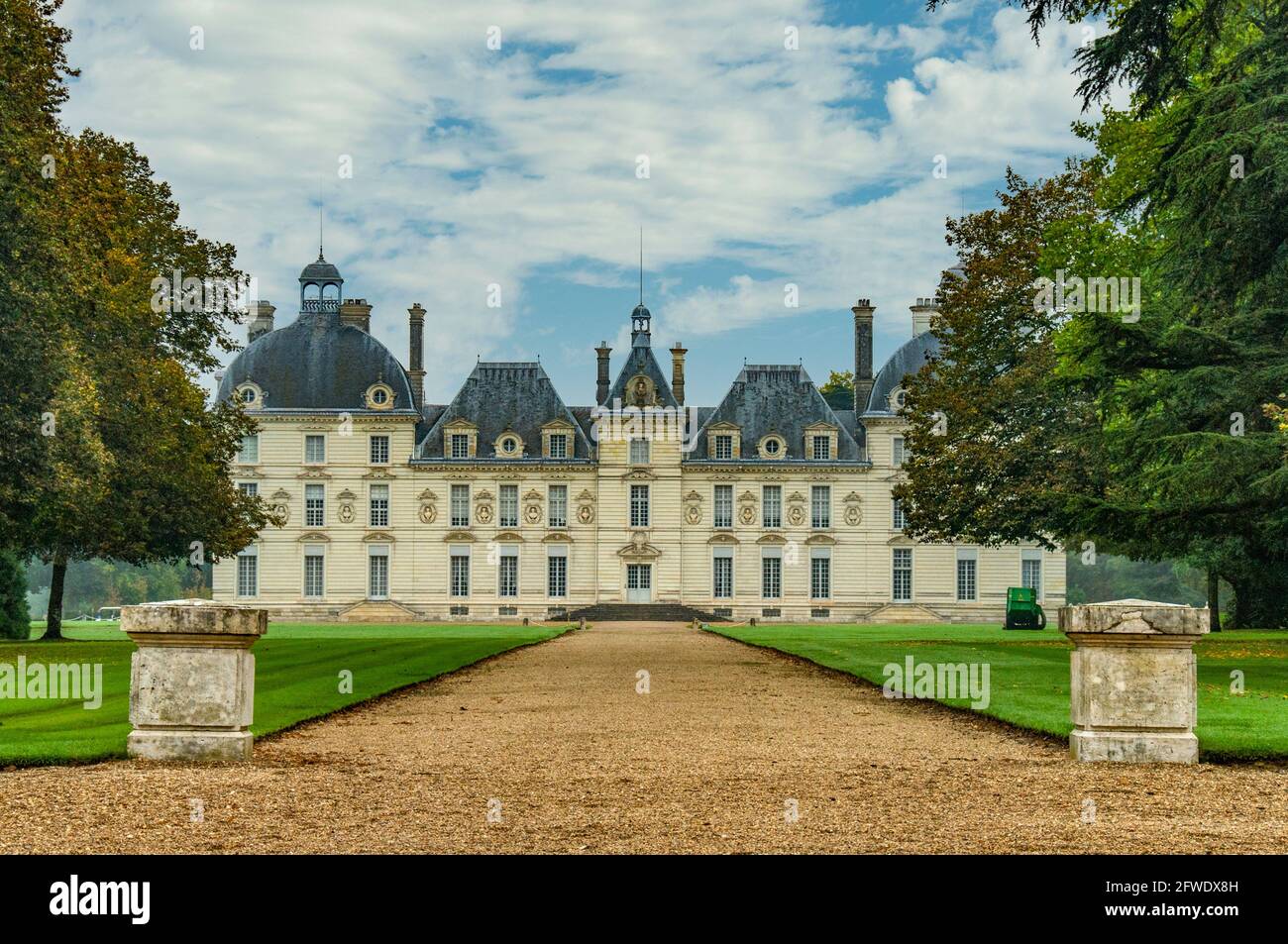 Chateau de Cheverny, Loire Valley, France Stock Photo - Alamy