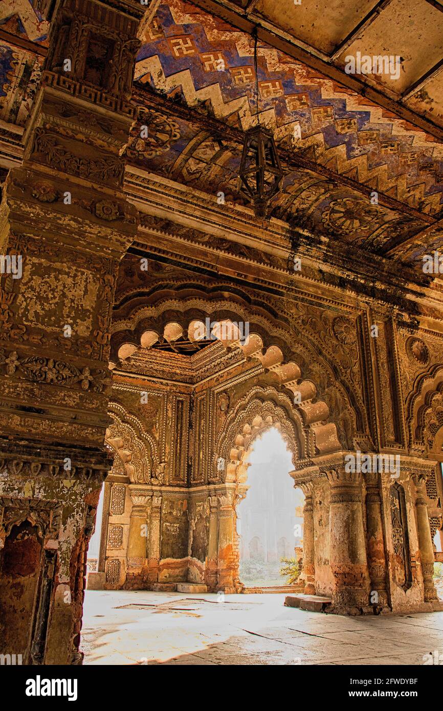 Decorated indian columns hi-res stock photography and images - Alamy