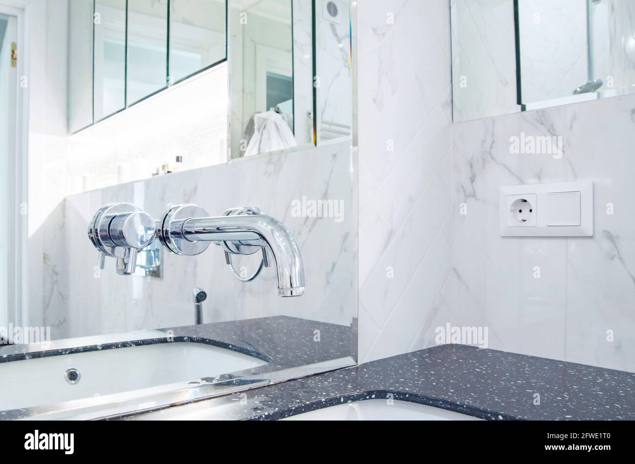 modern shower with mirror in the bathroom Stock Photo - Alamy