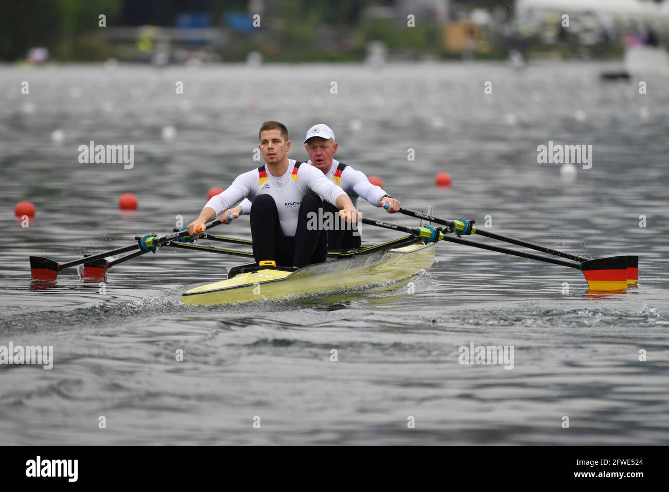 Mens double sculls m2x hi-res stock photography and images - Alamy