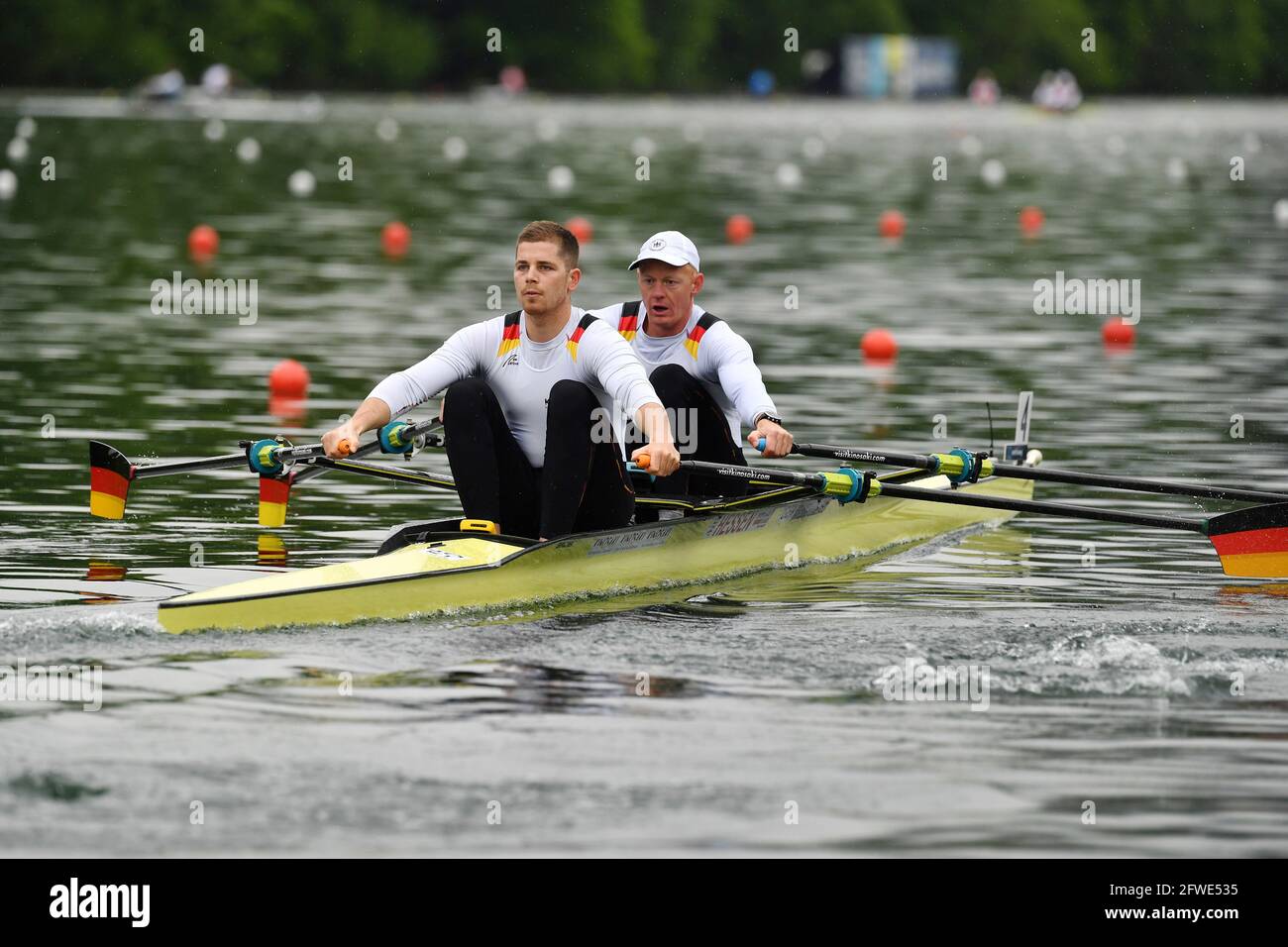 Mens double sculls m2x hi-res stock photography and images - Alamy