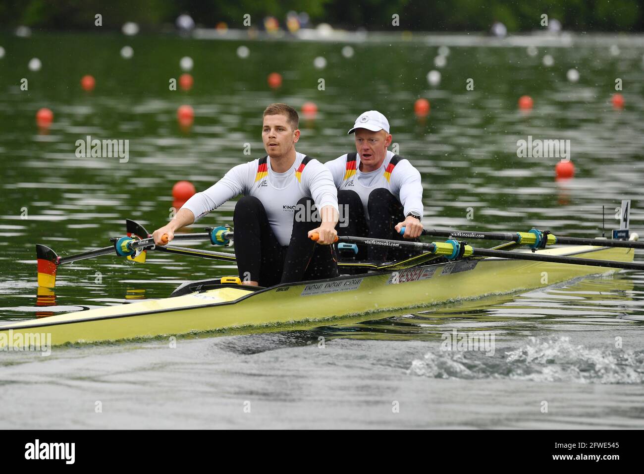 Mens double sculls m2x hi-res stock photography and images - Alamy